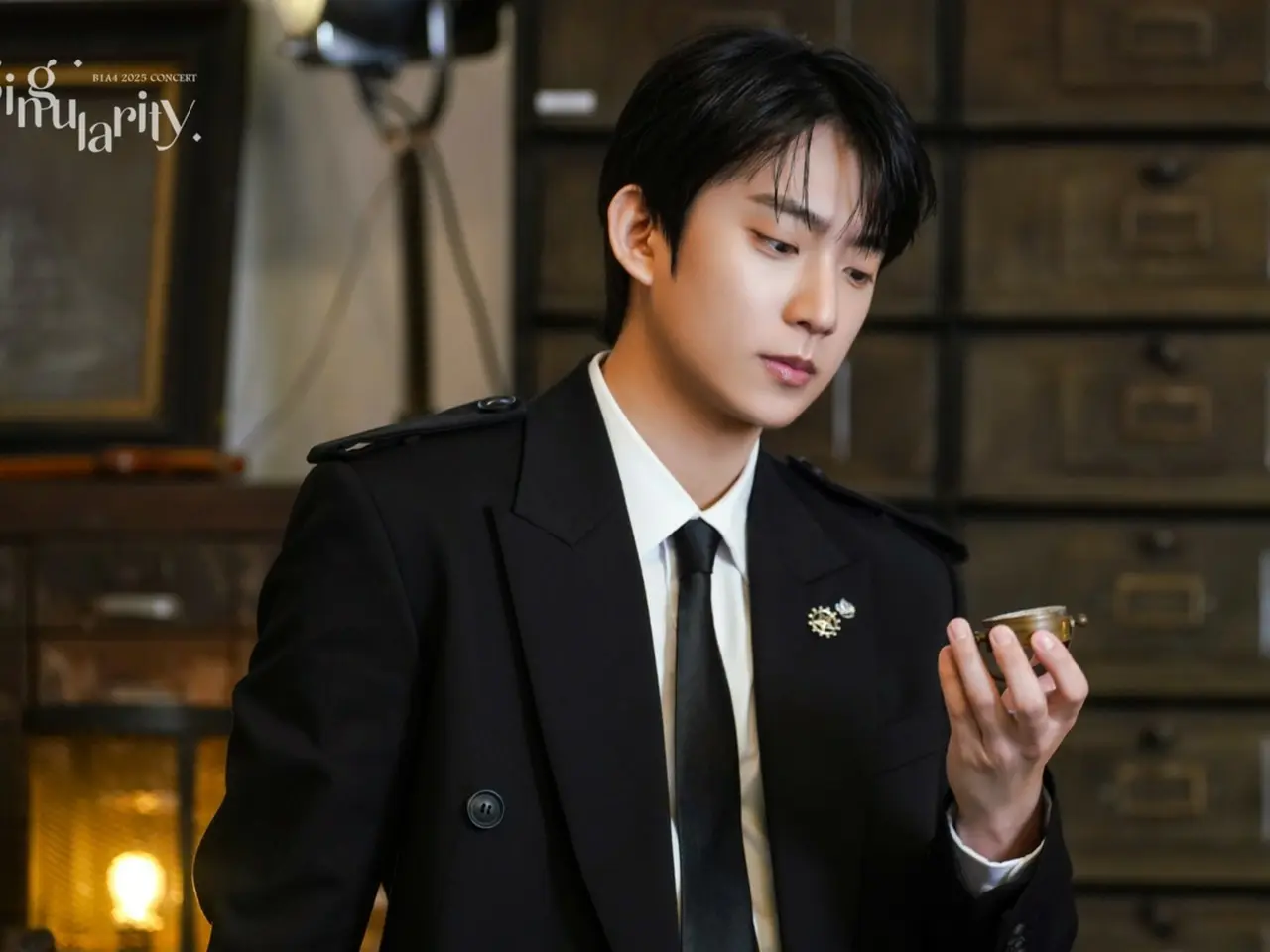 「B1A4」、単独コンサートのコンセプトフォト公開…3人3色のフォーマルルック | Hwaiting（ファイティン）